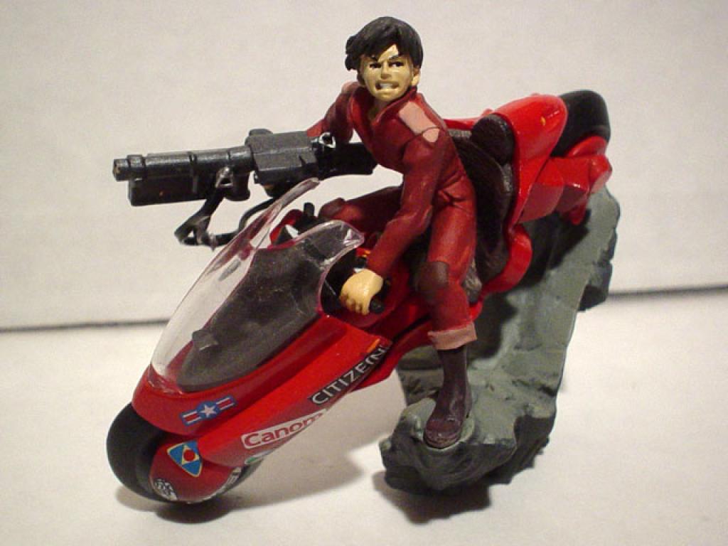 One Schlock's Requiem // Akira Capsule Figures