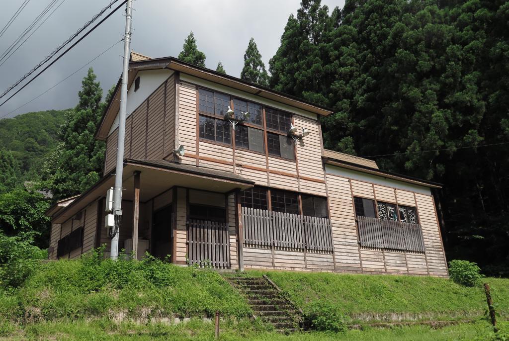 One Schlock's Requiem // Sugio Branch School 杉尾分校